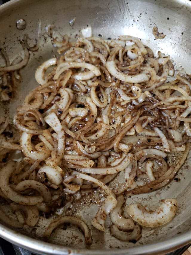 Tender Old Fashioned Beef Liver and Onions with Gravy Recipe - Julias ...