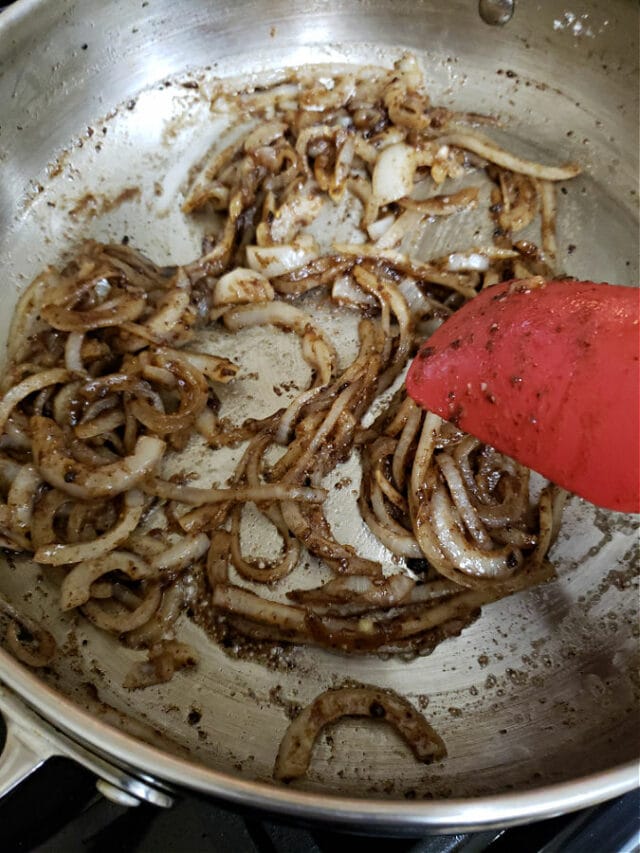 Tender Old Fashioned Beef Liver and Onions with Gravy Recipe - Julias ...